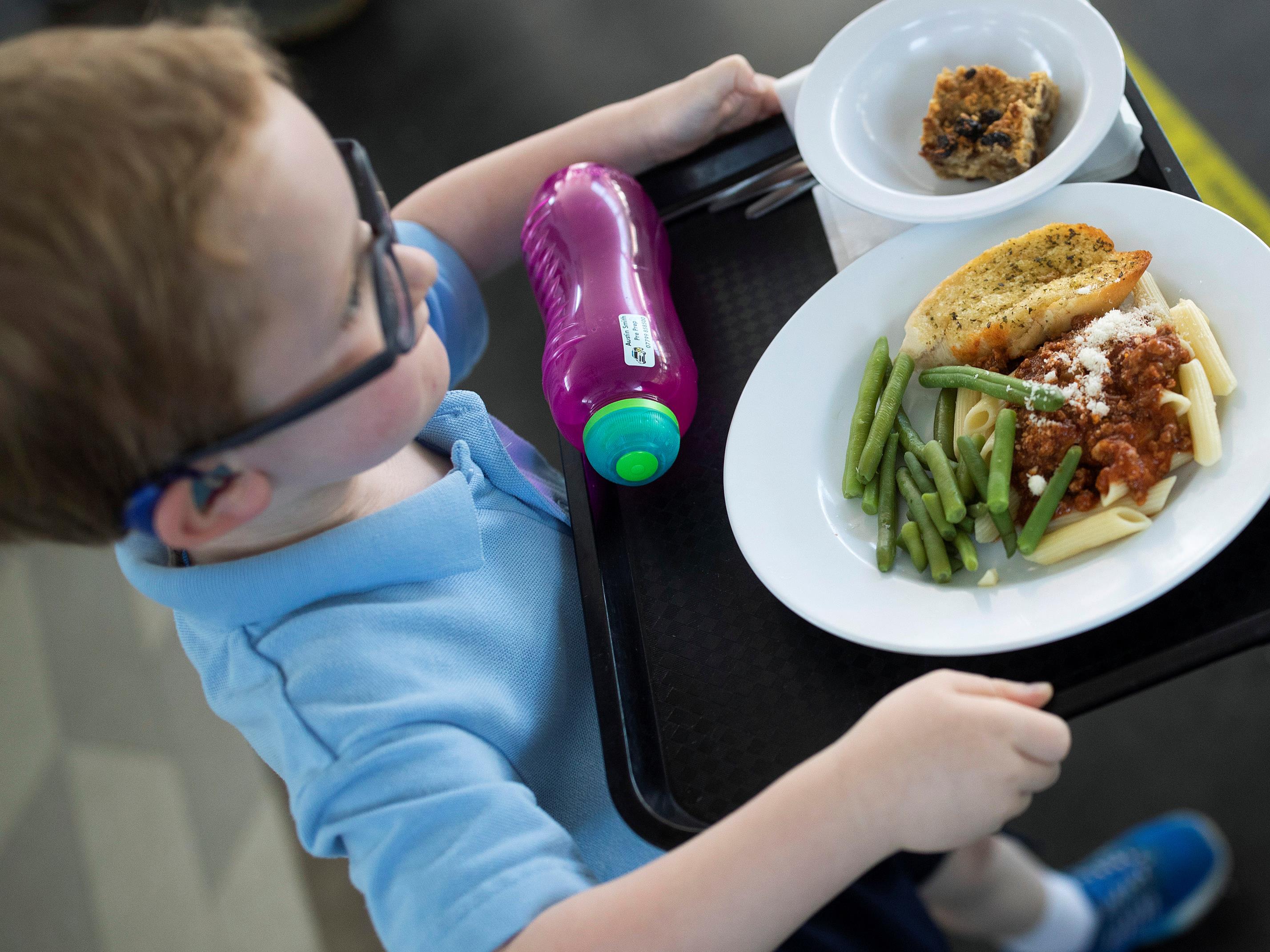 La viande halal retirée du nouveau menu des cafétérias du DSFS