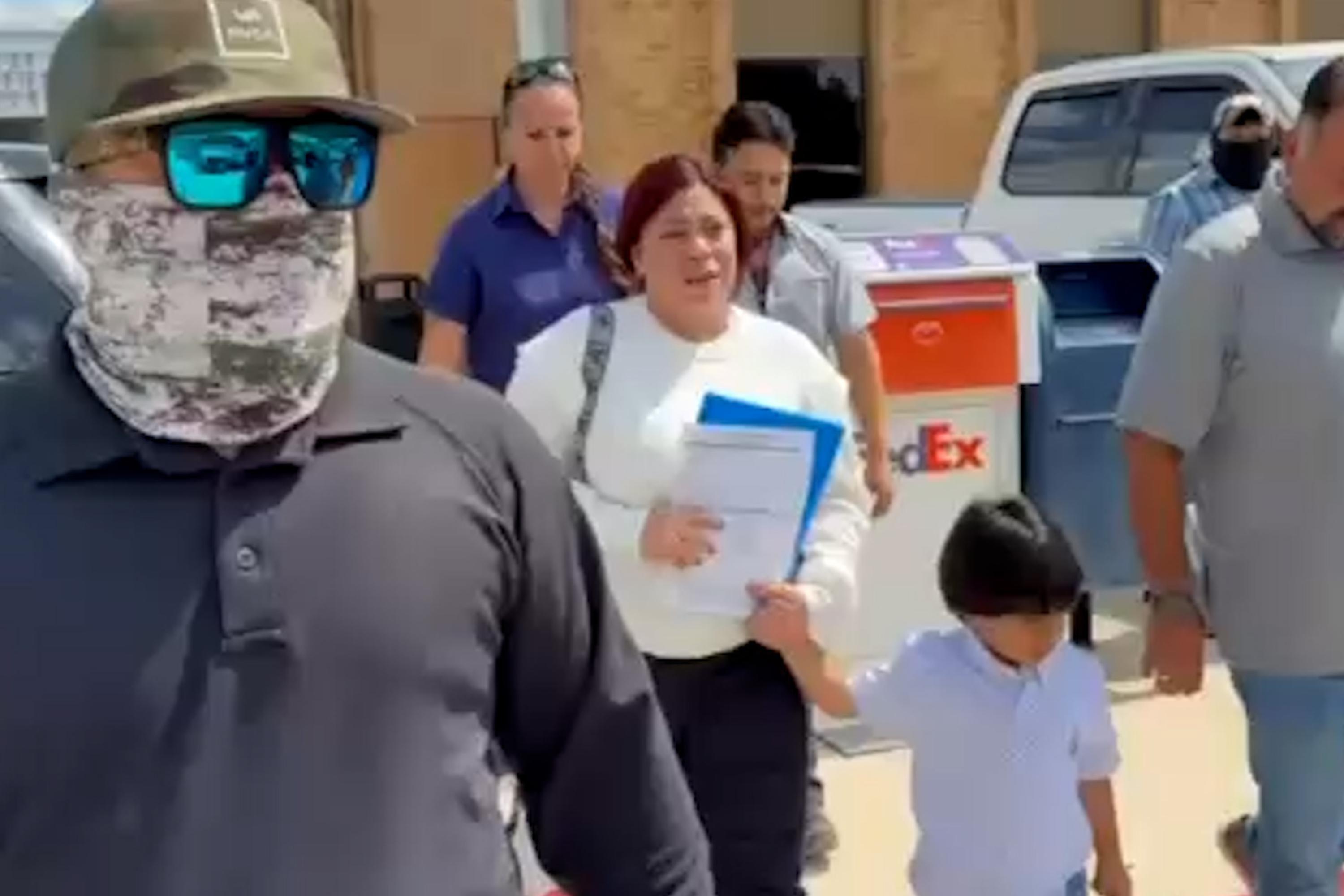 Footage shows masked ICE agents detain 3-year-old boy, mom at Texas court