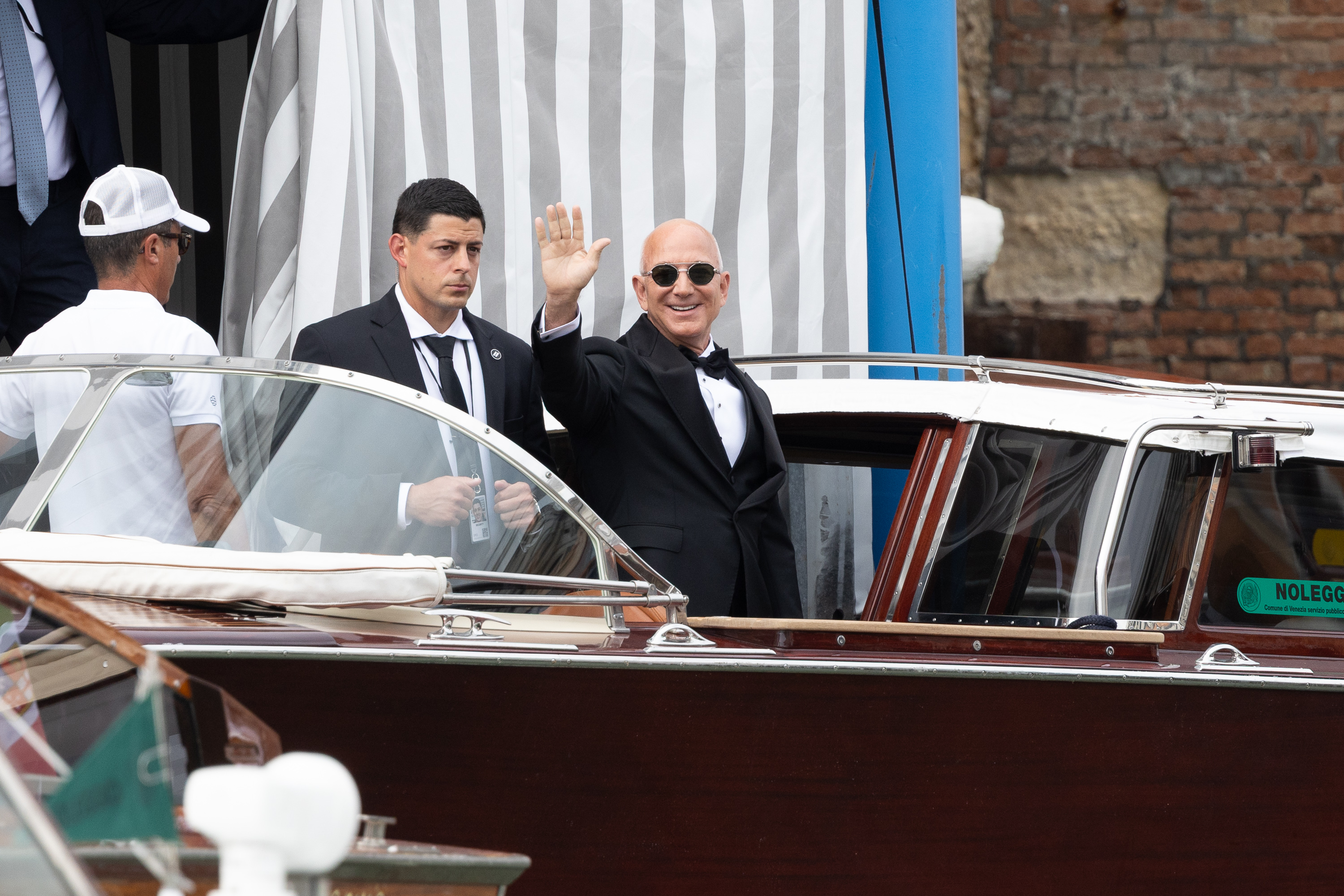 Jeff Bezos spotted in classic tux ahead of wedding to Lauren Sánchez