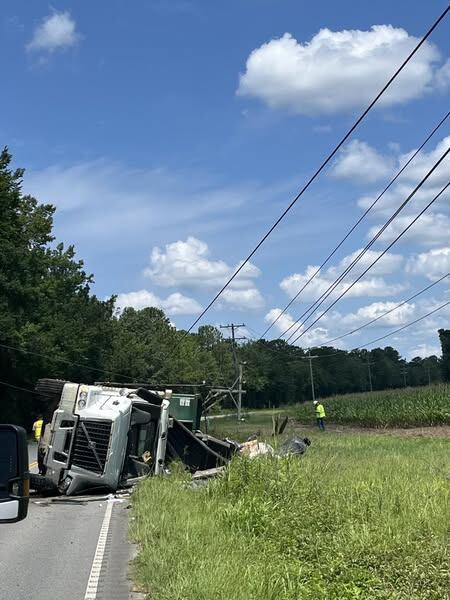 Crews respond to an outage following a vehicle accident in Berkeley County