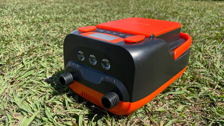 Dr. Meter im Test: Vielseitige elektrische SUP-Pumpe mit solider ...