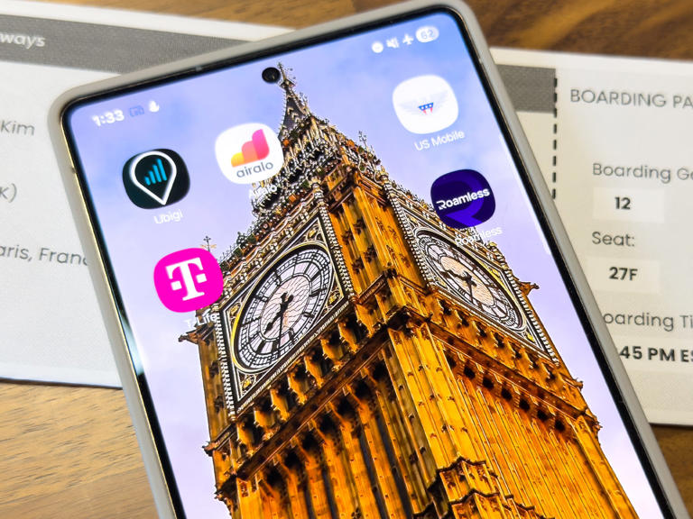 The best international roaming plans for your phone while traveling