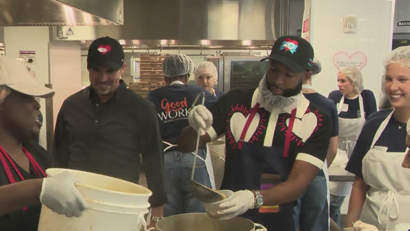 Oprah producer volunteers at God's Love We Deliver
