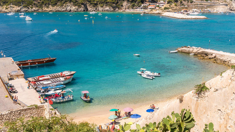 These Gorgeous Italian Islands Offer A Peaceful, Car-Free Getaway With ...