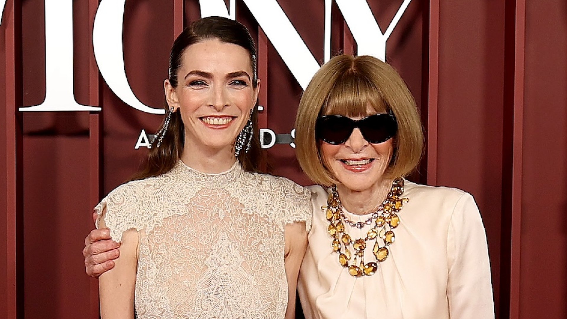 Anna Wintour Family Guide: Meet Her Ex-Husbands, Children and More