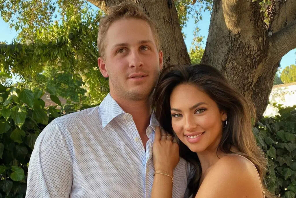 Jared Goff’s wife Christen’s effortless glam turns heads in maternity ...