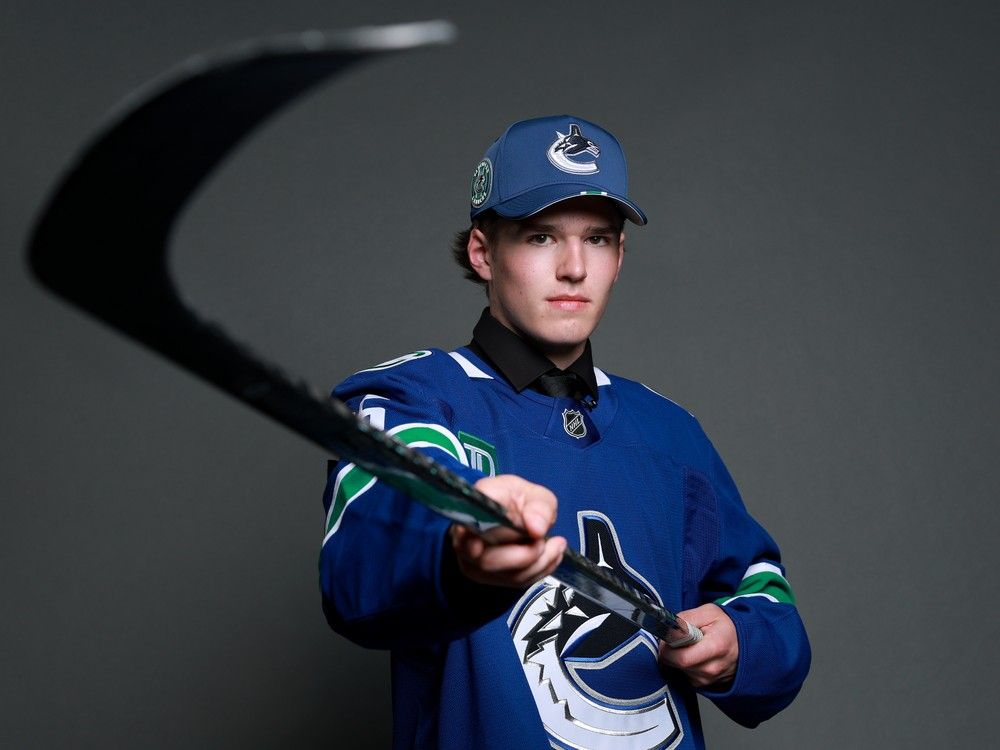 NHL Draft Recap: Canucks pick Braeden Cootes 15th overall