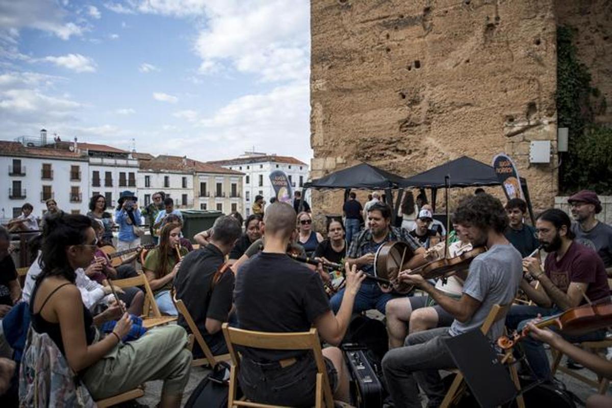 ¿Quieres participar en el Cáceres Irish Fleadh? Estas son las canciones de la 'slow session' del ...