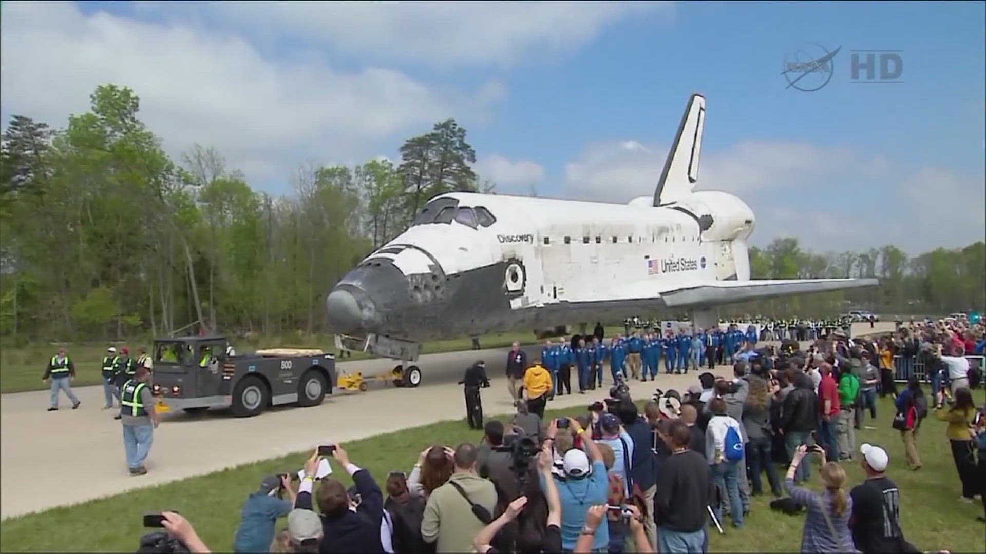 Space Shuttle Discovery's potential move to Houston could cost $300M ...