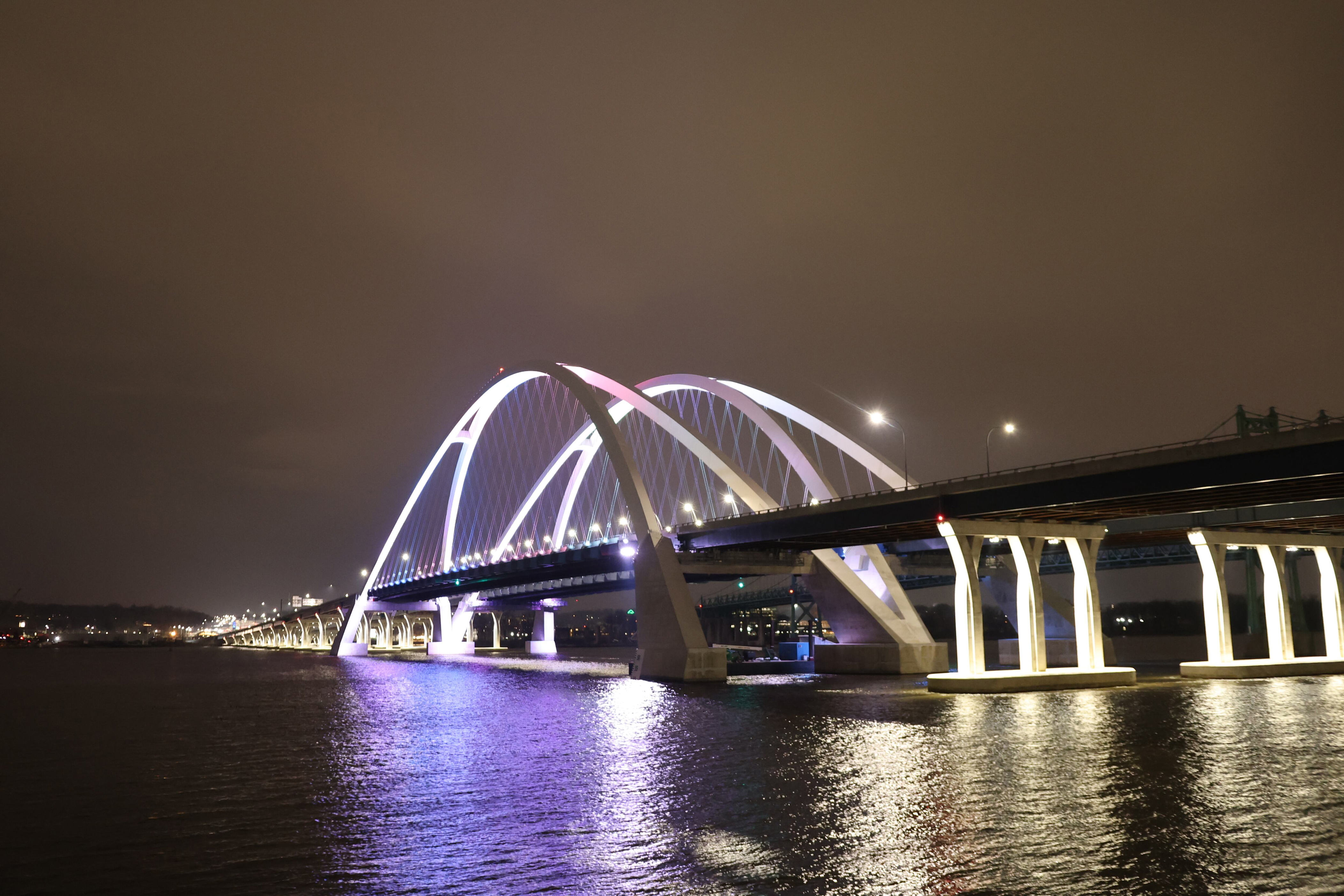 Incident on bridge shows how first responders save lives during a ...