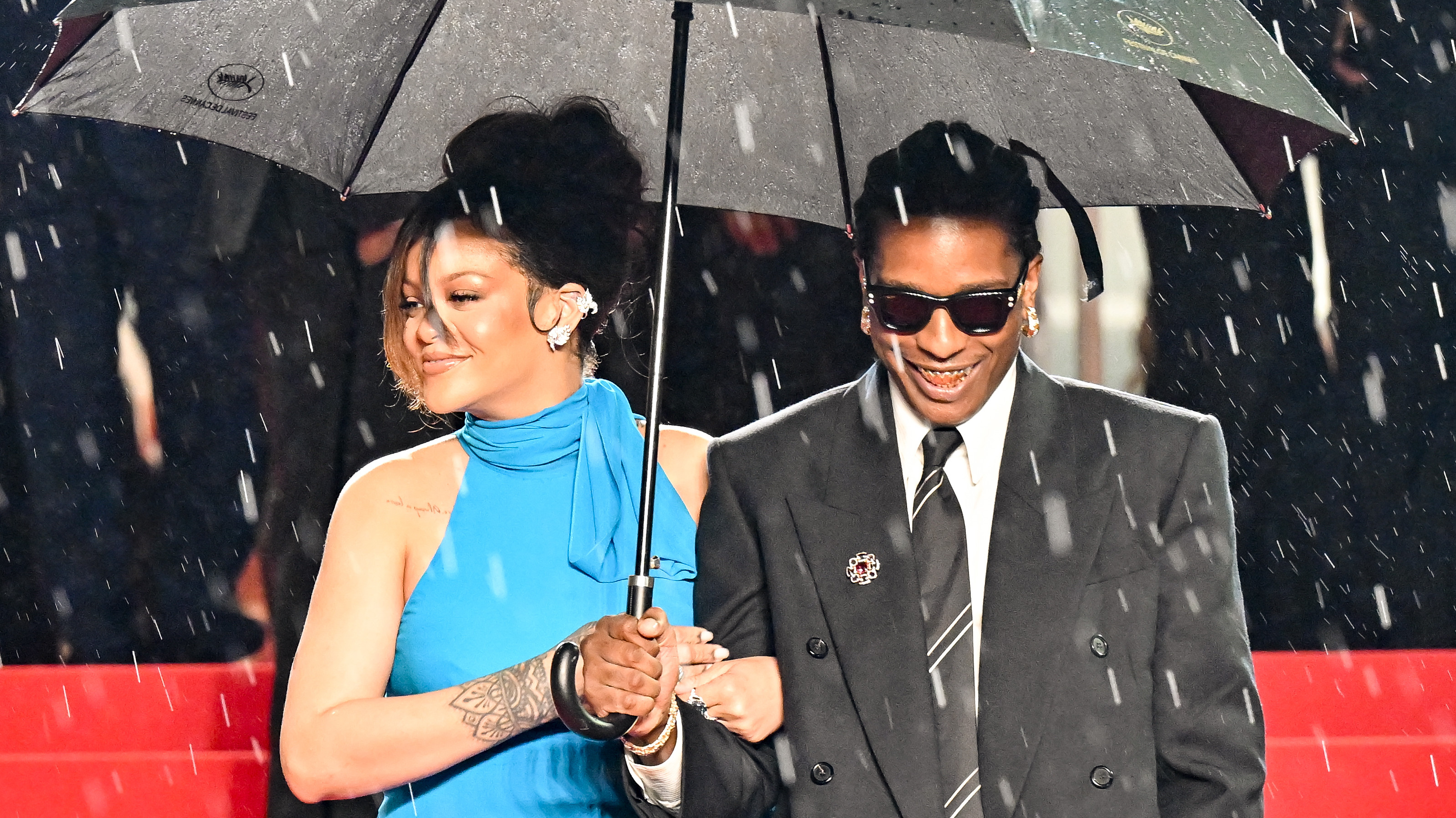 Rihanna Rocks $70K Necklace and Baby Bump at Dior Show in Paris