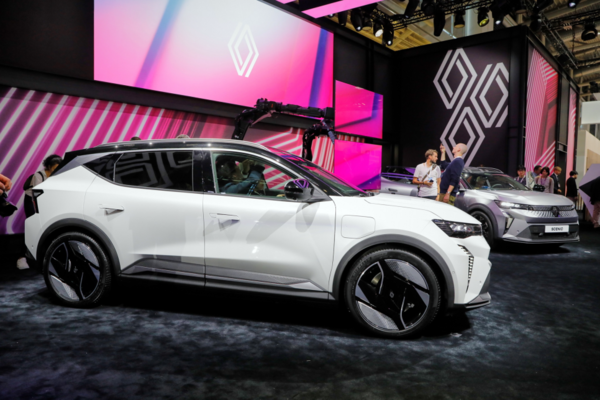 르노코리아, 전기 SUV ‘세닉 E-Tech’ 사전예약 개시.. 460km 주행에 4600만 원대 가격