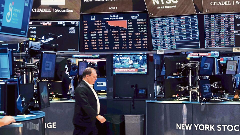 US stock market ends higher; S&P 500, Nasdaq hit record close on trade ...