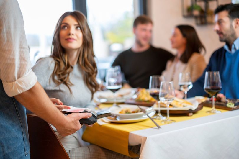 UK diners draw the line at splitting bills over £27.57, reveals survey