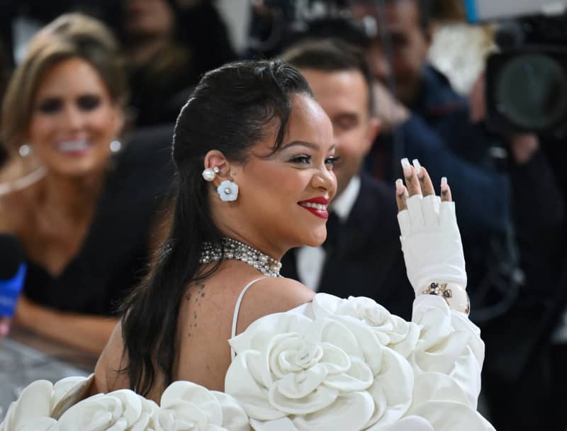 Celebrities' Rude Behavior That Shocked Fans