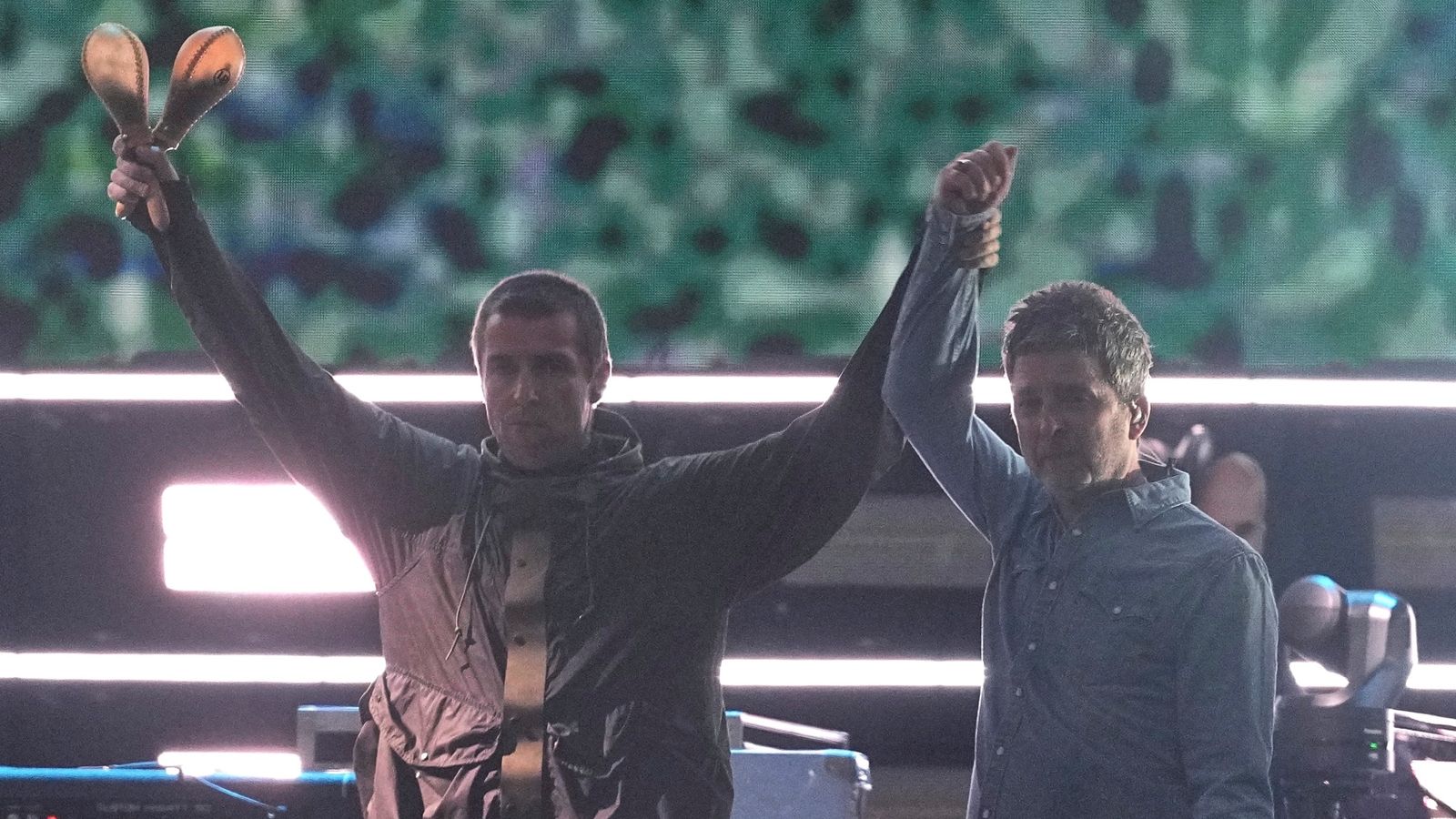 Liam Gallagher tells fans 'do the poznan'