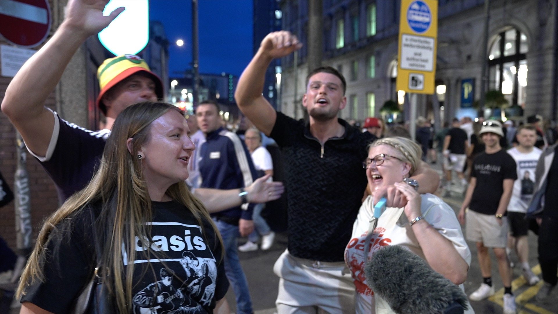 'Biblical' - fans react to Oasis reunion tour debut