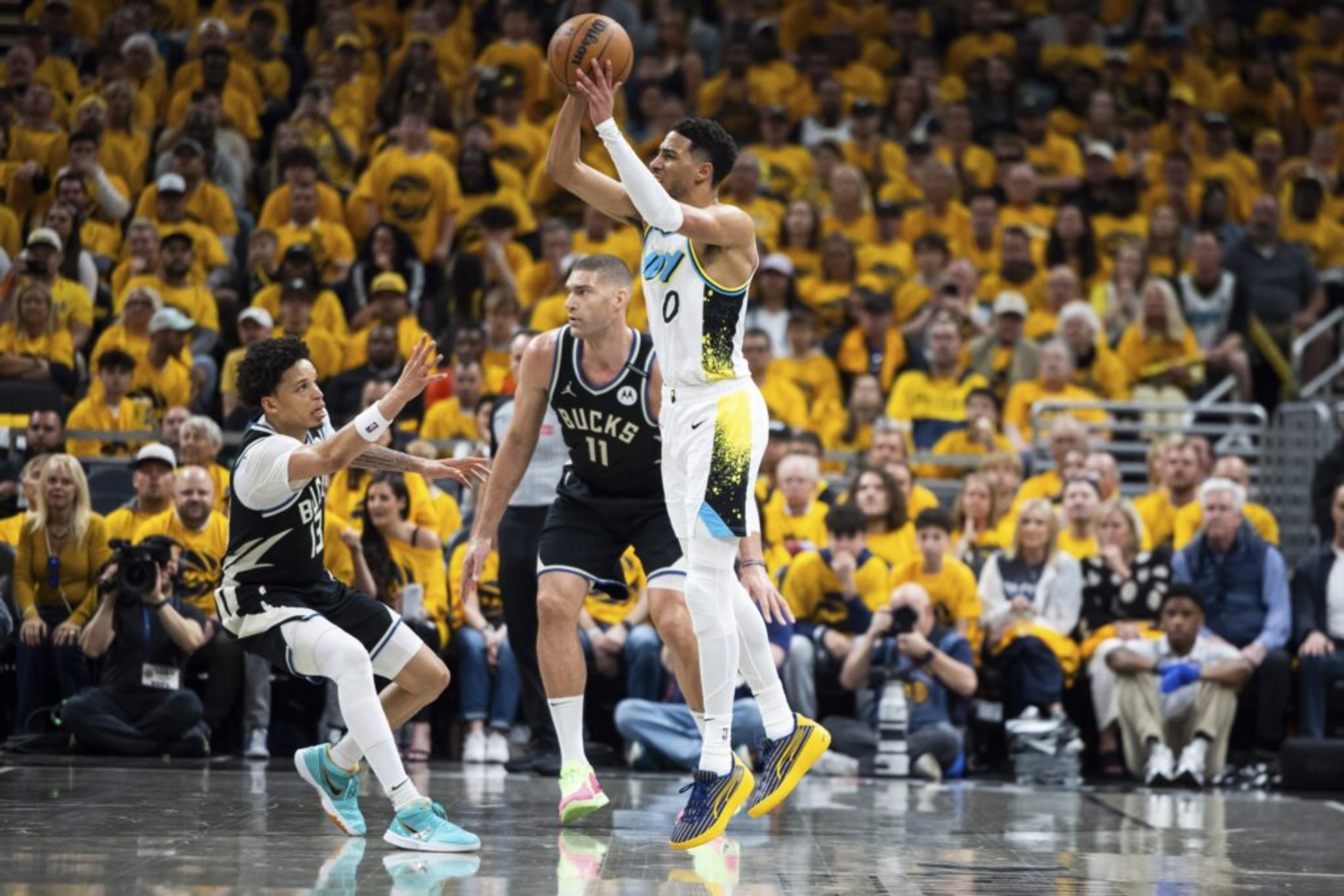 5 Teams Reportedly Interested In Young Point Guard Coming Off Career Season