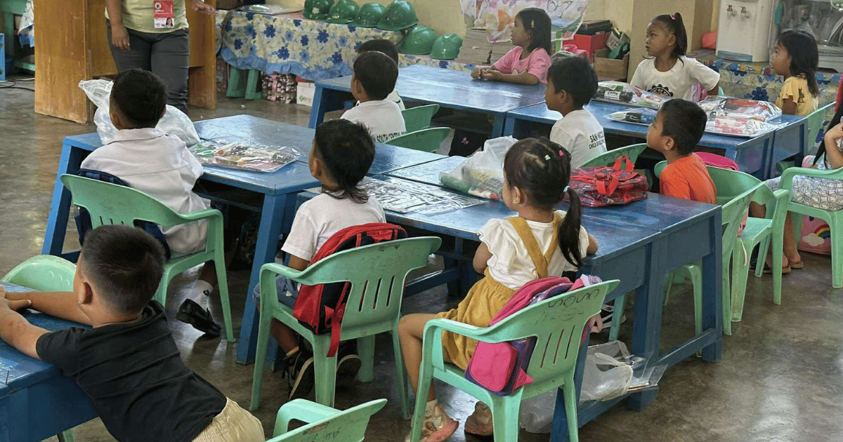 Kinder to Grade 3 students to be taught in Filipino and English—DepEd