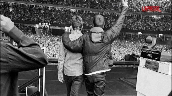 Il ritorno degli Oasis, l'ingresso di Noel e Liam Gallagher sul palco ...
