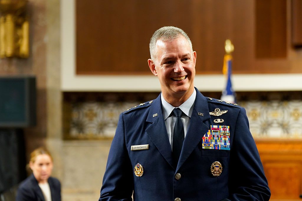New NATO commander takes helm as alliance lauds outgoing chief for ...