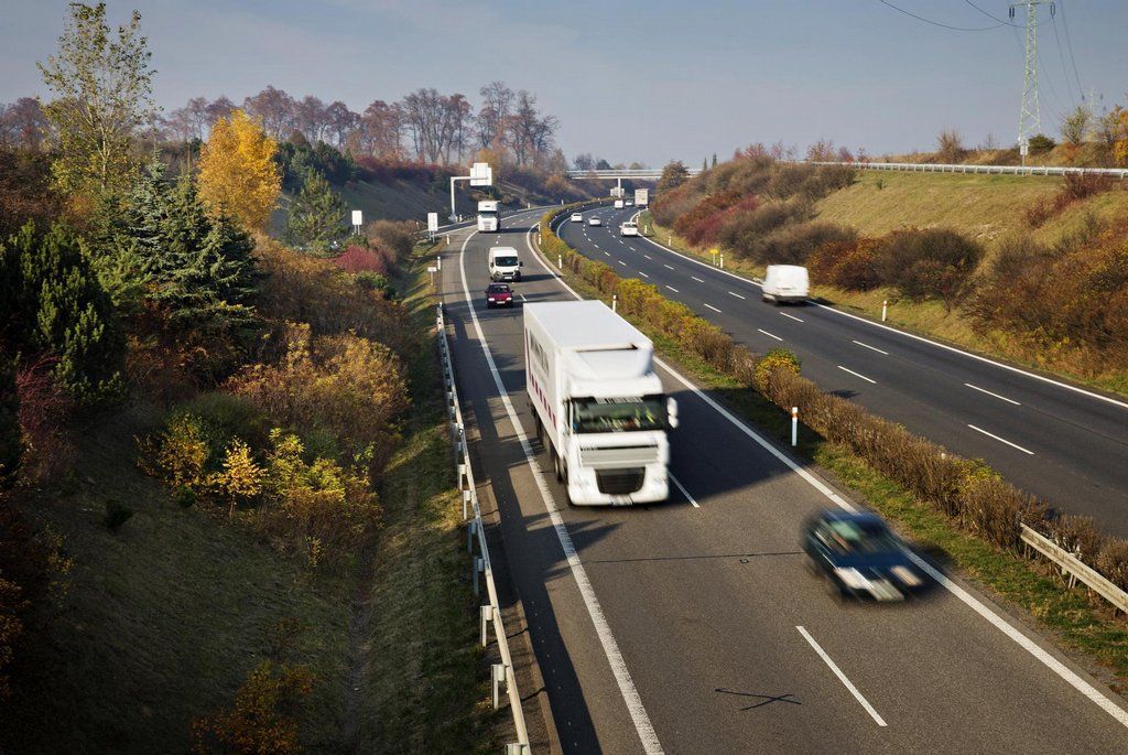 Silnice čekají změny. Od července platí nová dopravní značení i pro ...