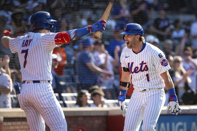 Jeff McNeil's home run and sparkling defensive play carry Mets past Yankees in Subway Series