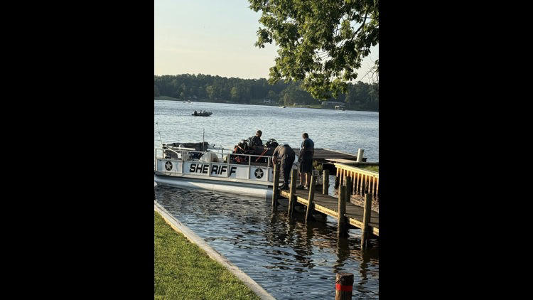 Search back underway Saturday morning for drowning victim on Lake Sinclair