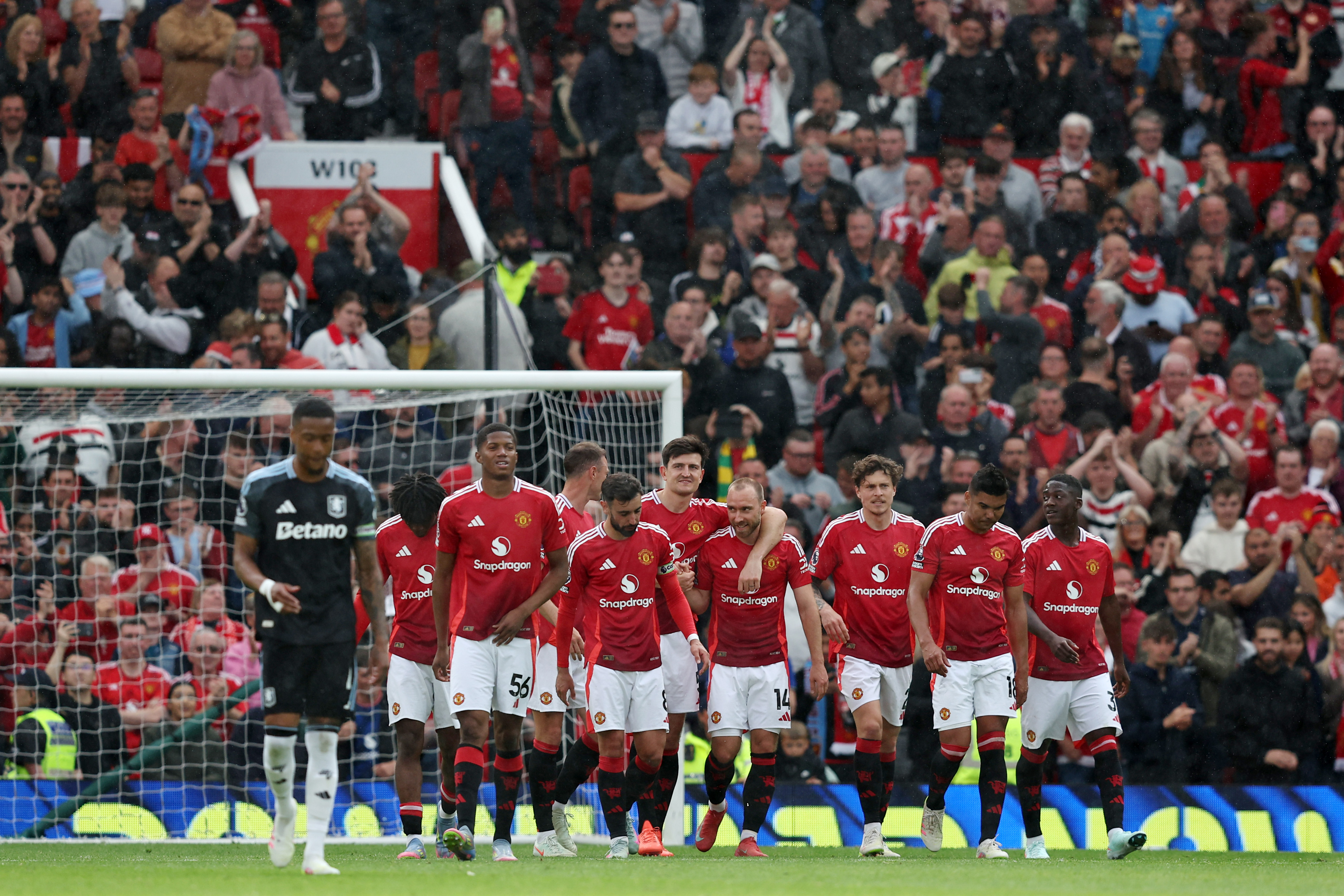 Supercomputer predicts bold 2025/26 Premier League table - with ...