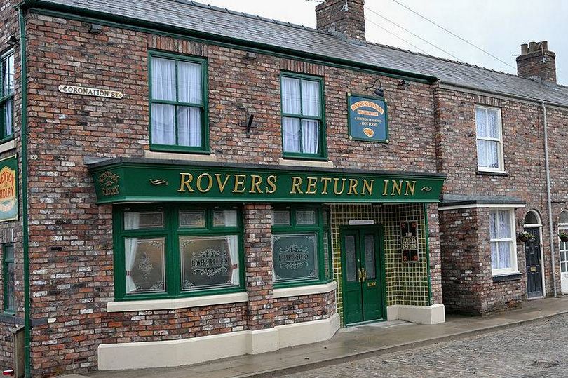 Coronation Street fans only just realising two stars are real-life mum ...