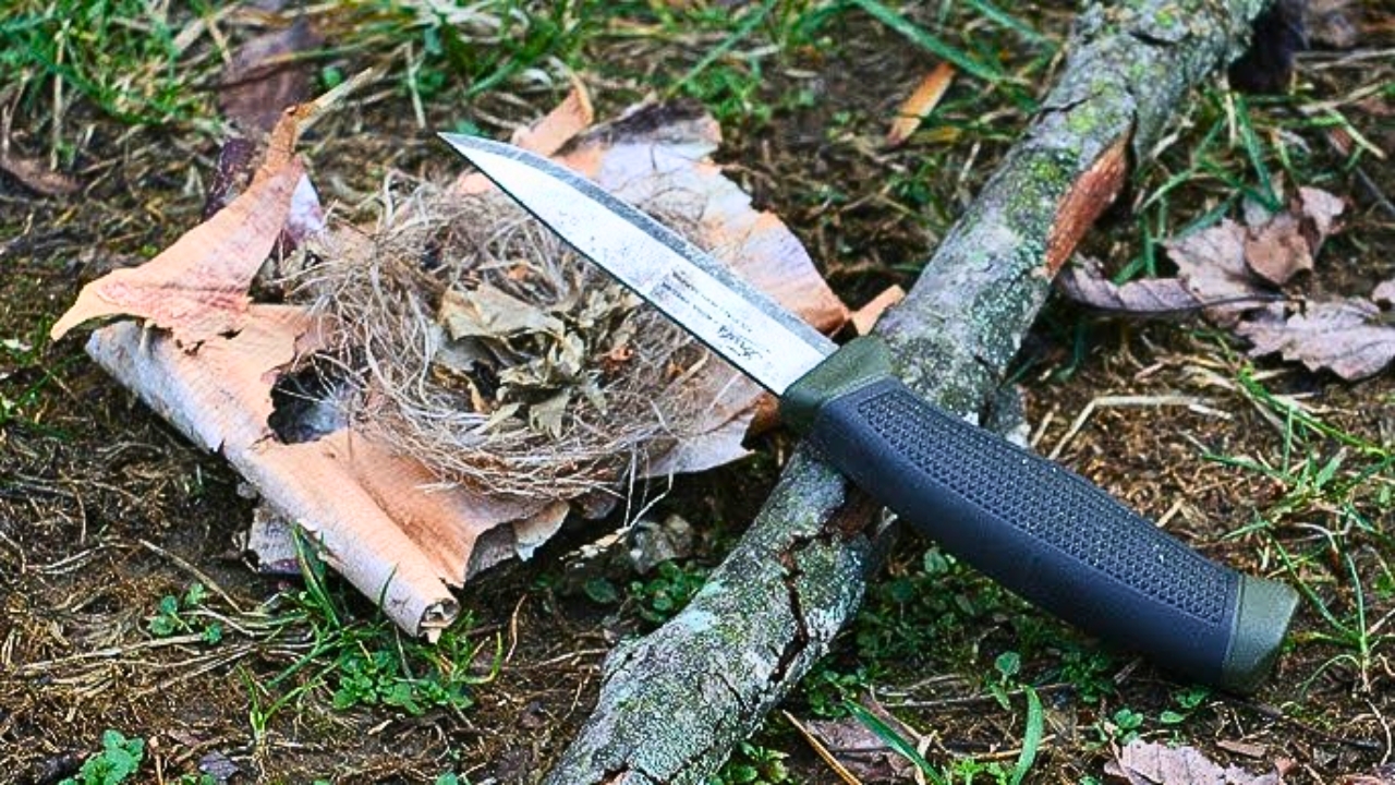 Knives That Handle Fire Starting Without Fail