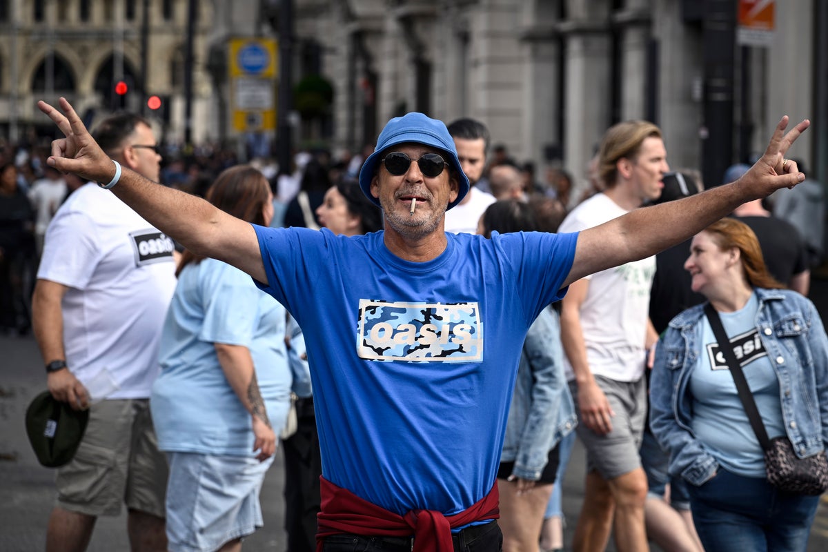 Oasis fans praised for ‘amazing’ behaviour on jubilant first night of ...