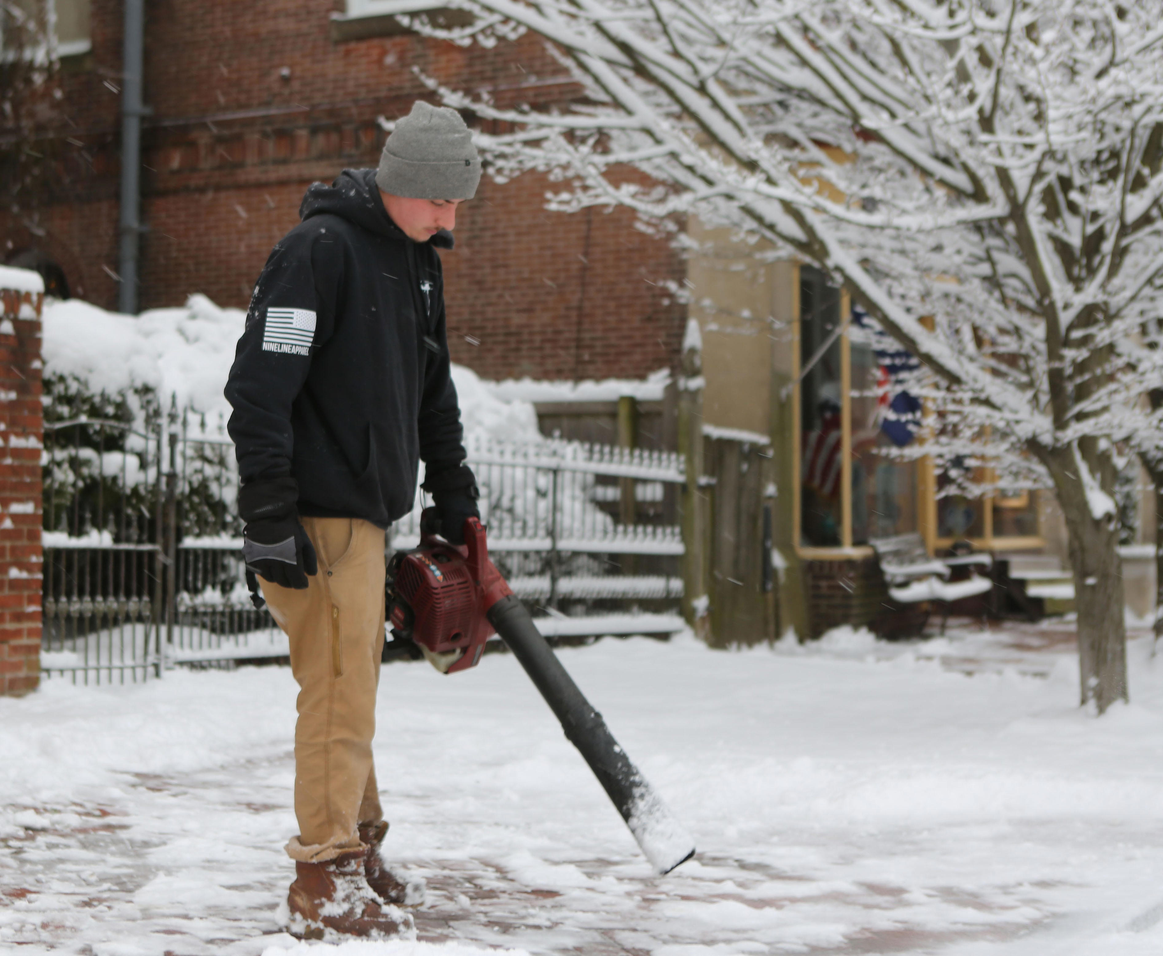 How early can I run noisy lawn equipment in Delaware? Here's what local ...