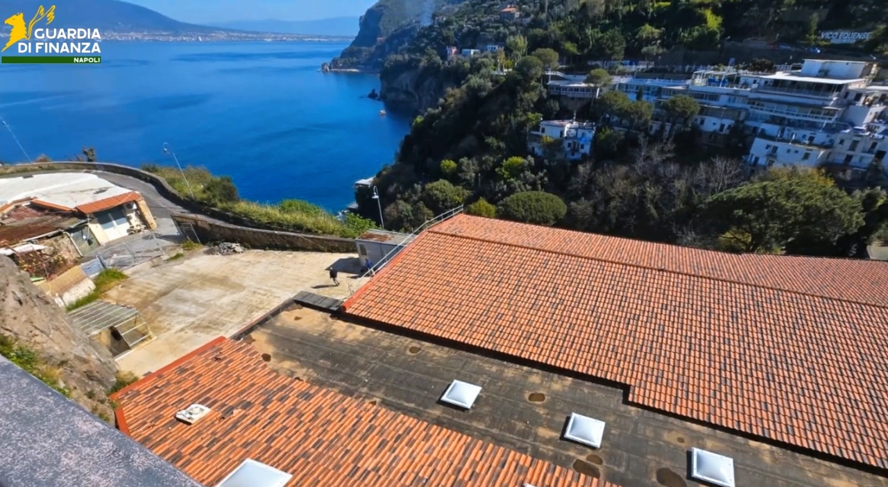 Vico Equense, lottizzazione abusiva con vista mare: sequestrato ex ...