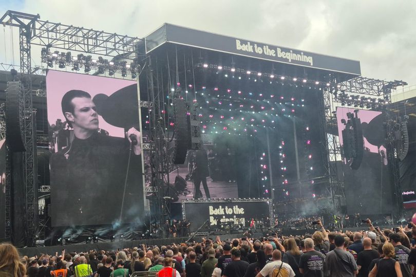 Surprise act appears on stage at Black Sabbath gig and fans say 'take a ...