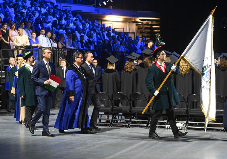 A miniszter szerint a Semmelweis a világ legjobb 100 egyeteme között lehet, de ez egyszerűen nem ...