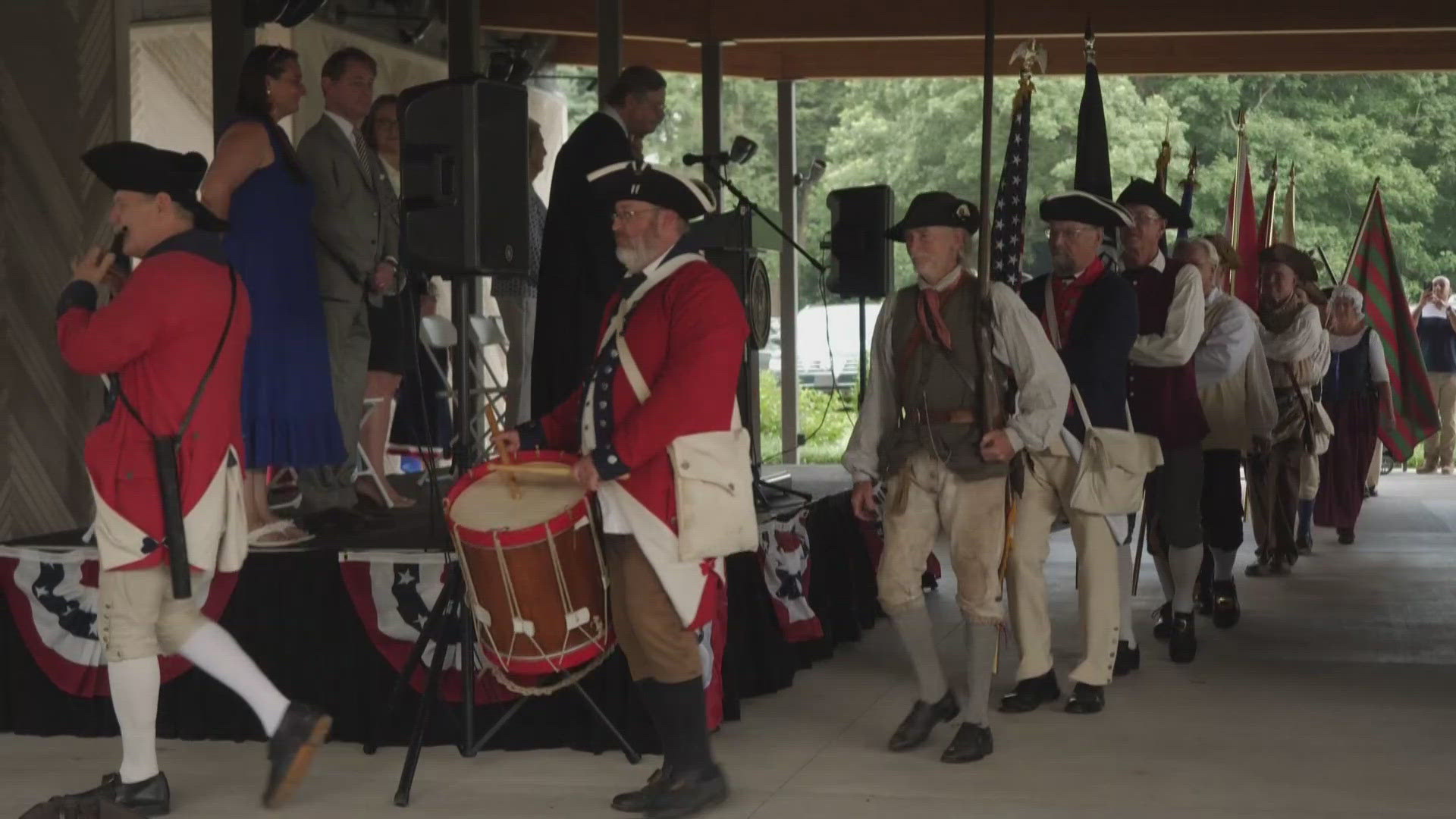 Local judge grants 48 immigrants their citizenship