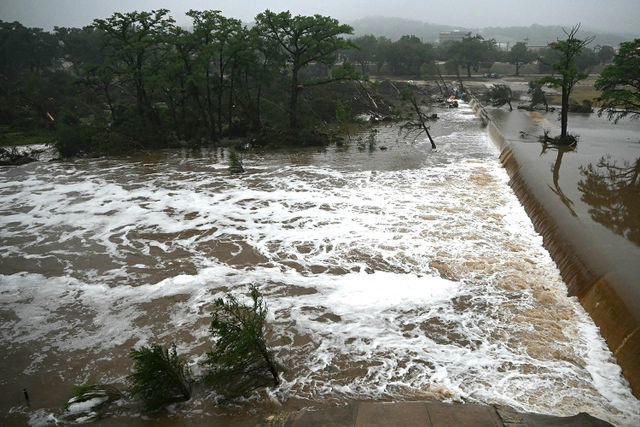 Distraught Dad Says He Found the Body of a ‘Little Boy’ While Calling ...