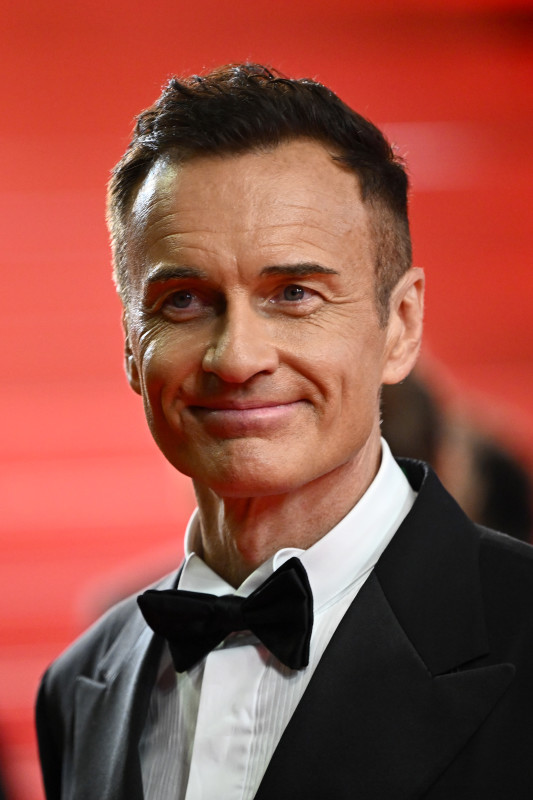 Julian McMahon Dies of Cancer at age 56