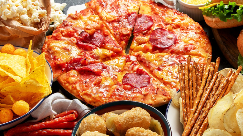 The Forgotten Pizza Snack From The '70s That Deserves A Comeback