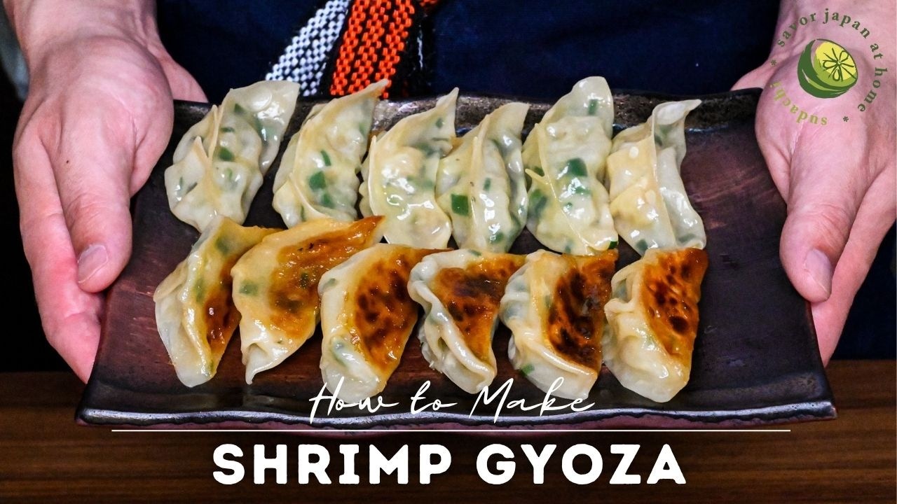 Hoe maak je garnalen gyoza – goudbruin gebakken Japanse potstickers met ...