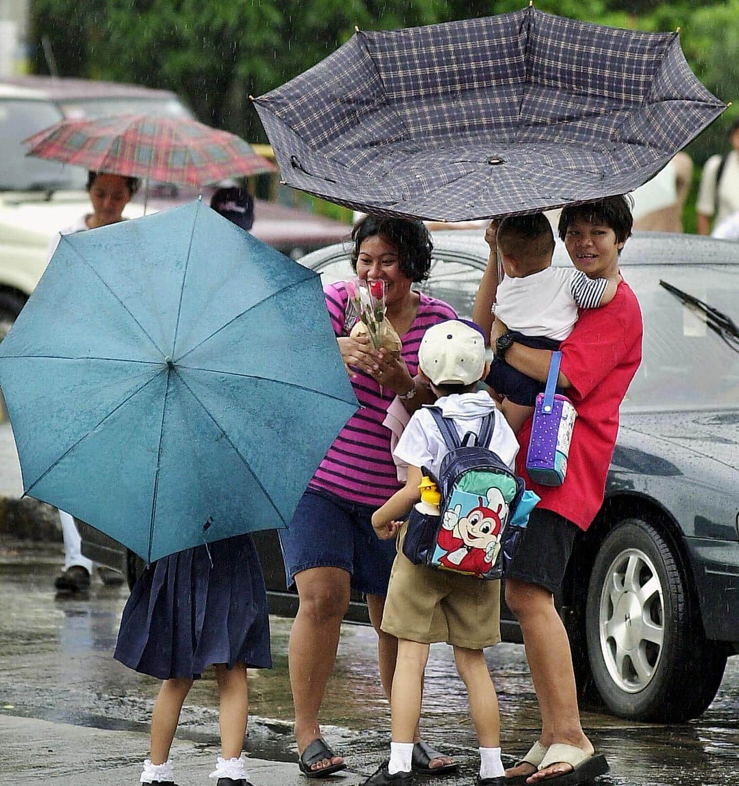 Rain showers, thunderstorms, forecast in Metro Manila, 9 Luzon areas