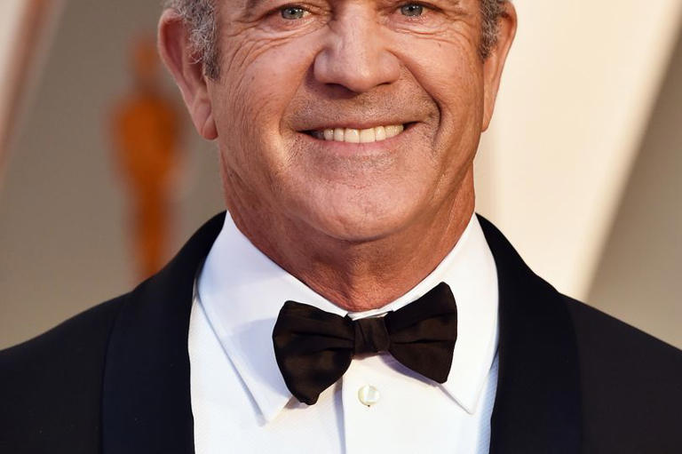 Mel Gibson sparks fan fury after charging fans $580 for autograph ...