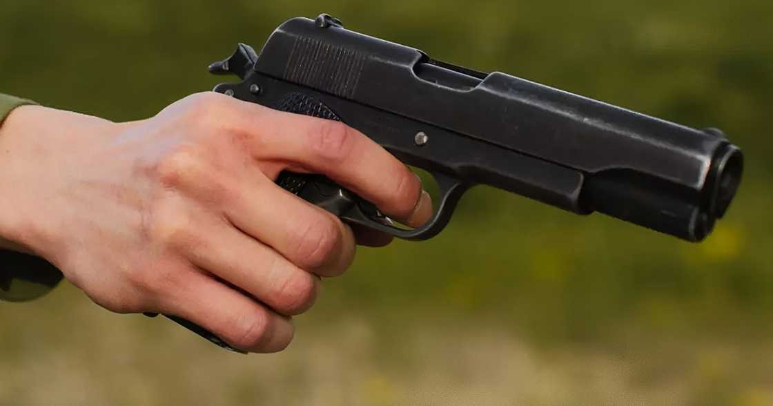 Gunman apologizes after robbing vape shop attendant in Marikina