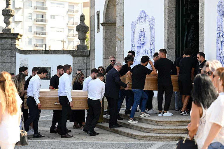 5 powerful photos from Diogo Jota's funeral as football bids last farewell