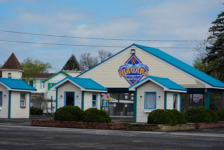 Niagara Amusement Park and Splash World at Fantasy Island: What to know ...