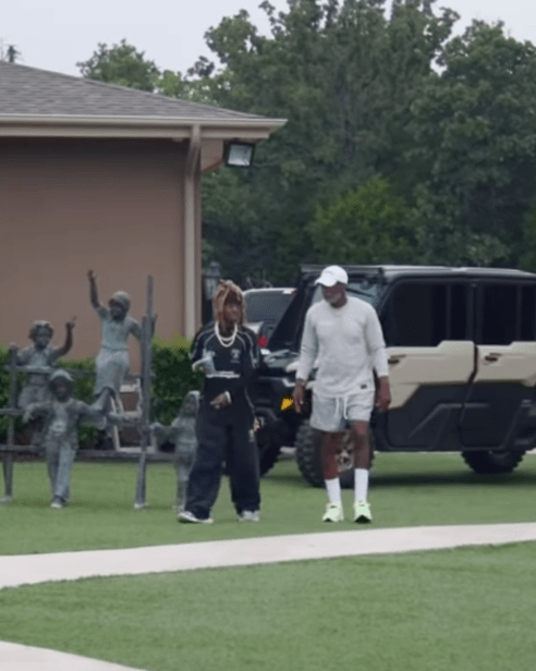 Deion Sanders makes rare appearance alongside Lil Wayne while battling ...