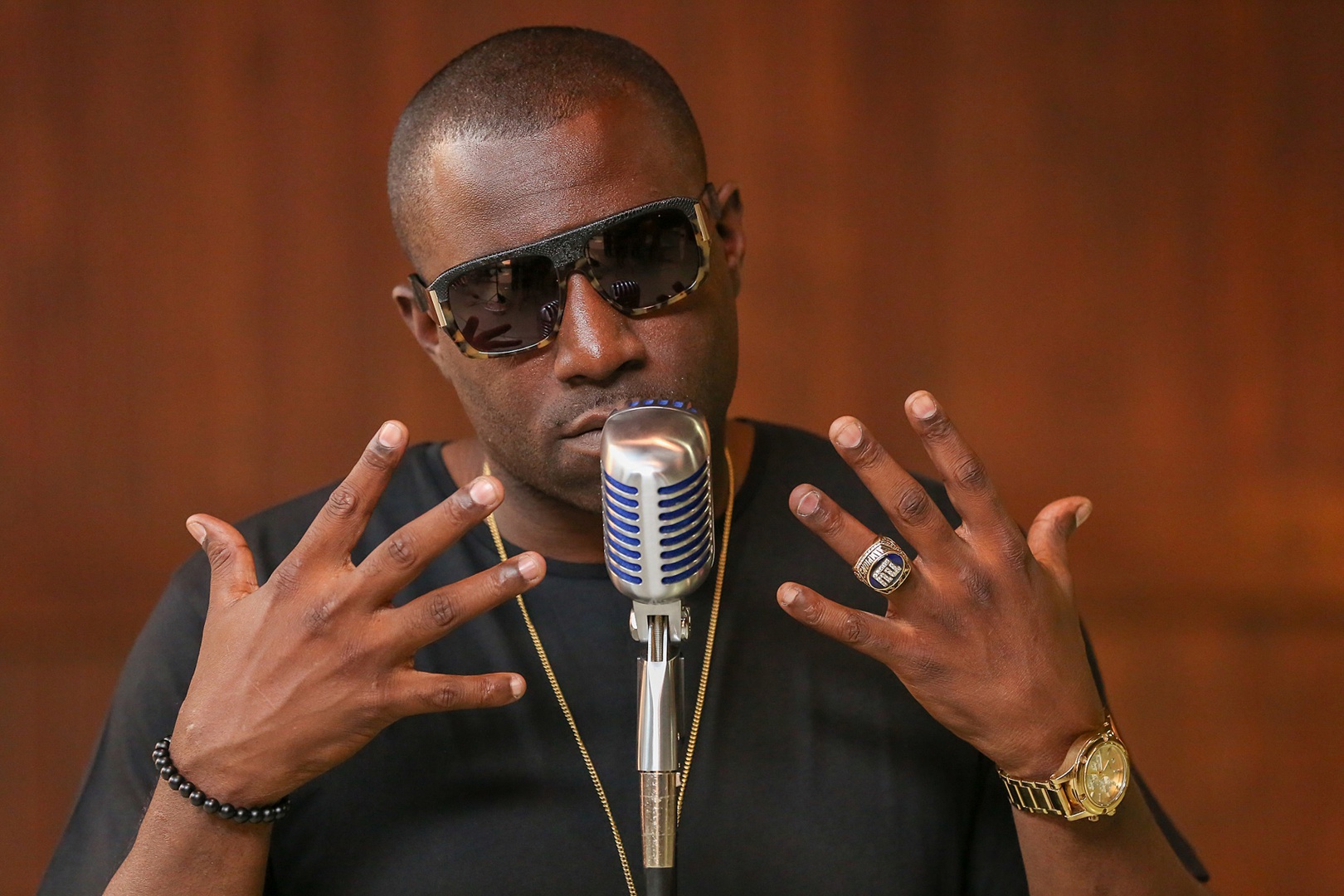 Reggie Stephens, del Super Bowl a rapero que canta por el respeto a las ...