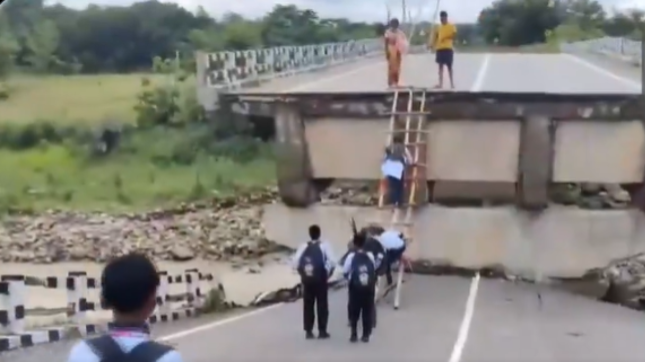 Watch: Jharkhand students’ heartbreaking daily climb on shaky bamboo ladder