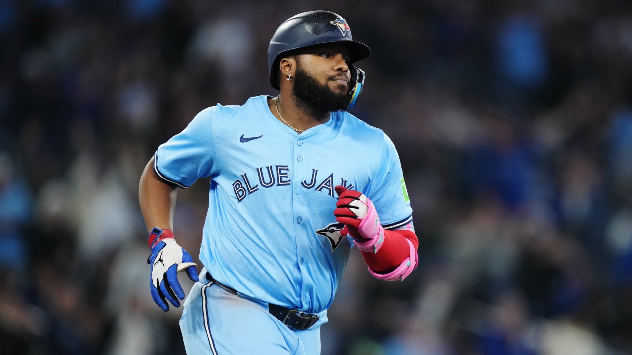 Blue Jays lose to Marlins as Guerrero Jr. returns with pinch hit in 8th ...